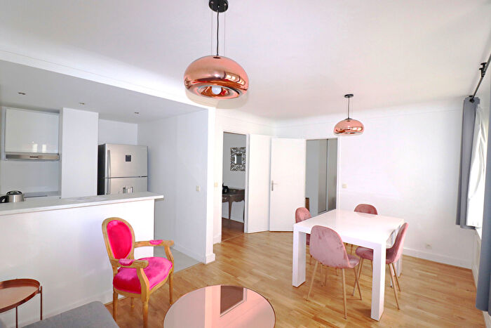 Appartement à louer - Paris e , Chaillot - 2 pièces - 1 chambre