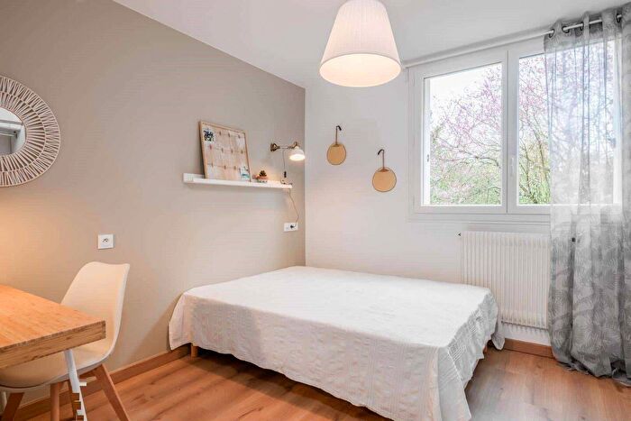 Centre Ville, Bruges : Appartement 1 pièce à louer