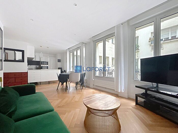 Appartement à louer - Montorgueil-Saint Denis, Paris ème arrondissement - 2 pièces - 1 chambre