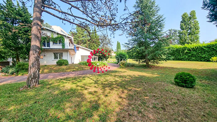 Maison à louer - Sainte-Foy-lès-Lyon, Provinces, Chavril - 7 pièces - 5 chambres