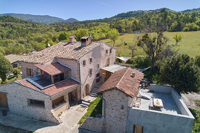 Thoard - Maison 9 pièces à vendre