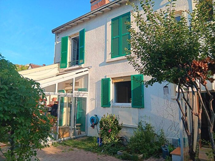 Maison à louer - Plateau, Nanterre - 6 pièces - 3 chambres