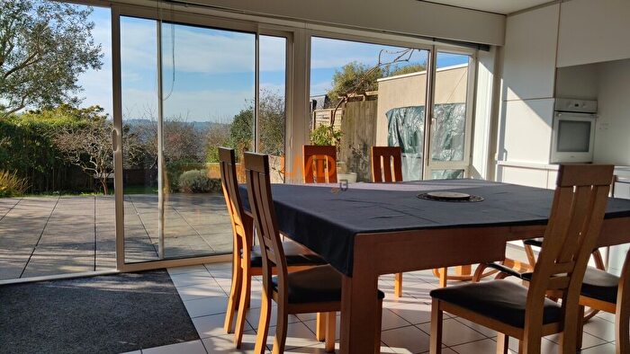 Maison à vendre - Saint-Brieuc - 6 pièces - 4 chambres