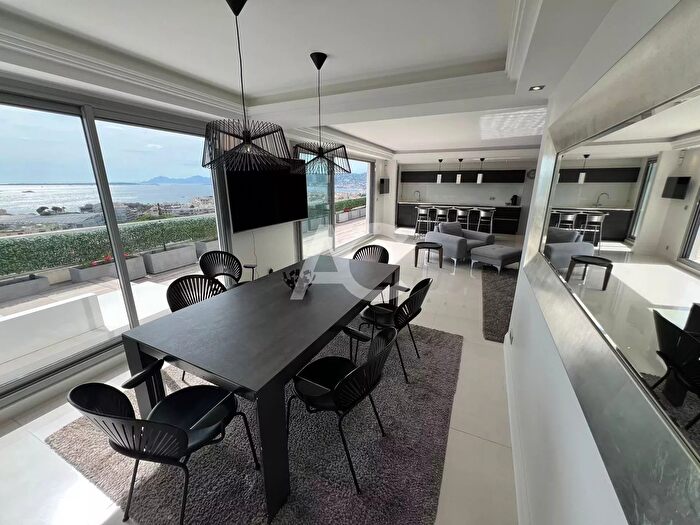 Appartement à vendre - Antibes, Juan-les-Pins, Le Cap - 4 pièces - 3 chambres