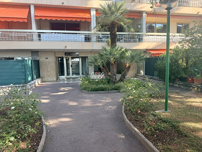 Appartement 1 pièce à Cagnes-sur-Mer, La Gare, Les Plans, Hippodrome, à vendre