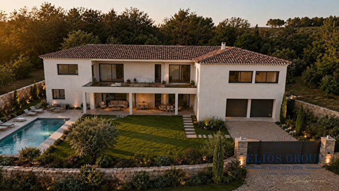 Nans-les-Pins : Maison 8 pièces à vendre