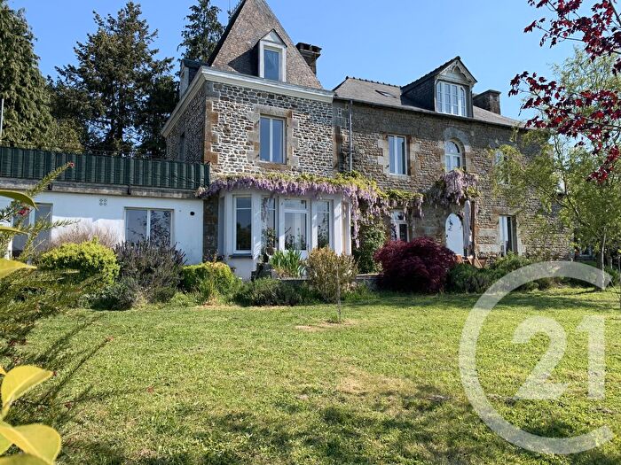 Maison 10 pièces à Noyal-sous-Bazouges, à vendre