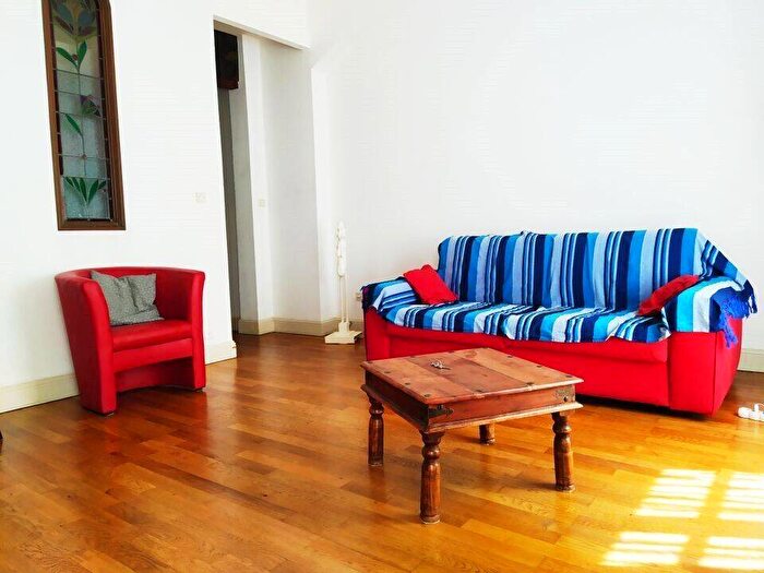 Neudorf Est Centre, Strasbourg - Appartement 2 pièces à louer