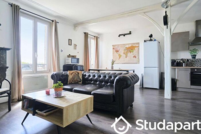 Appartement à louer - Laon Zola-Neufchâtel-Orgeval, Reims - 1 pièce - 3 chambres