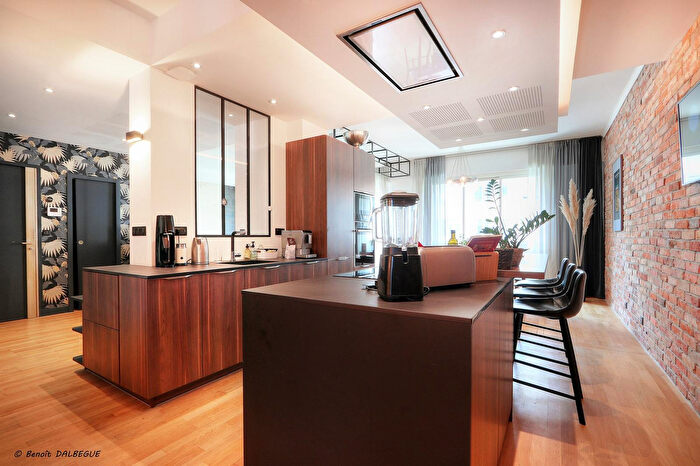 Appartement à vendre - Quartiers Centre, Saint-Hélier, Gare - 5 pièces - 3 chambres