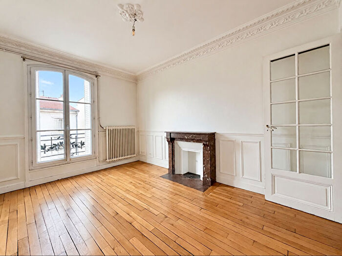 Fontenay-sous-Bois, Proche Bois de Vincennes, Rer A : Appartement 3 pièces à vendre