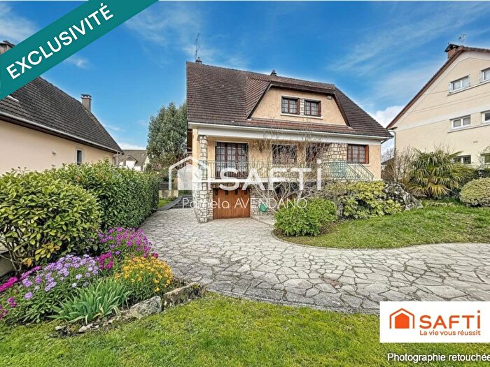 Maison à vendre - Pontault-Combault, Orme au Charron - 8 pièces - 6 chambres