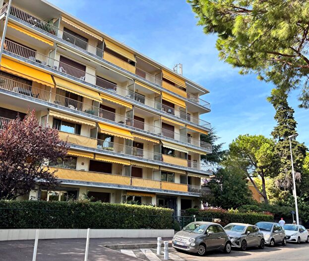Appartement 2 pièces à louer à Antibes, Juan-les-Pins, Le Cap