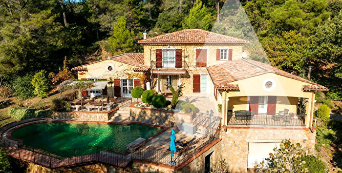 Maison à vendre - Flayosc - 6 pièces - 5 chambres