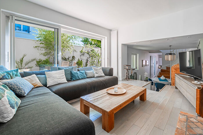 Maison à vendre - Suresnes, Liberté - 6 pièces - 4 chambres