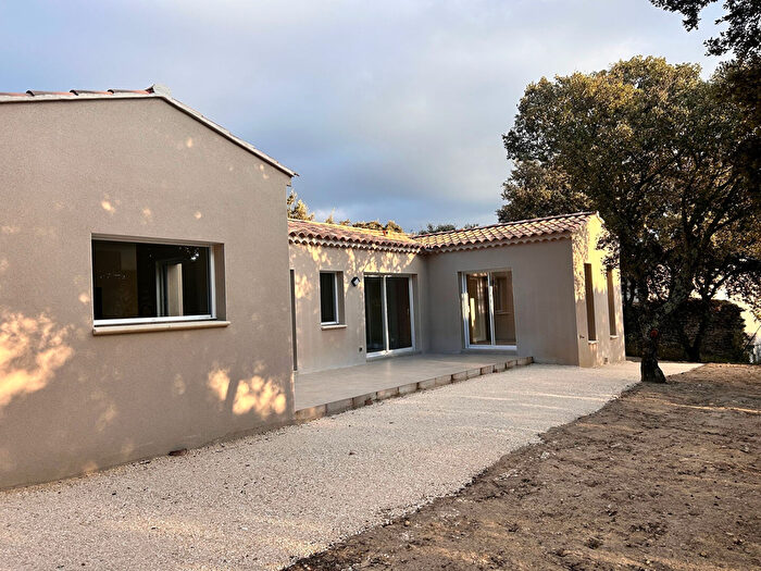 Maison à louer - Saint-Restitut - 5 pièces - 3 chambres