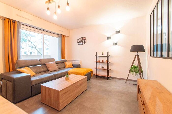 Appartement à louer - Dufau-Tourasse, Pau - 4 pièces - 3 chambres