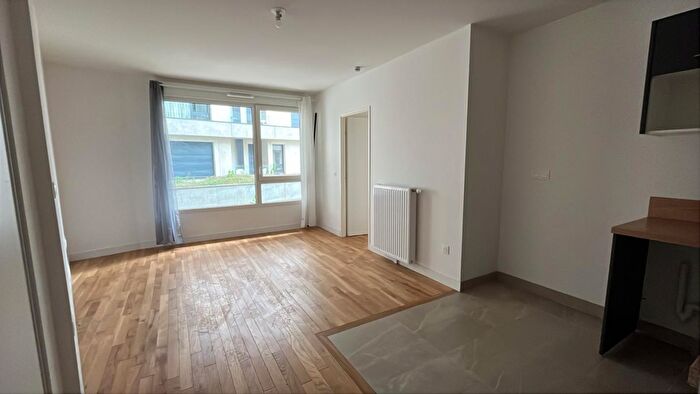 Colombes, Charles de Gaulle : Appartement 2 pièces à louer
