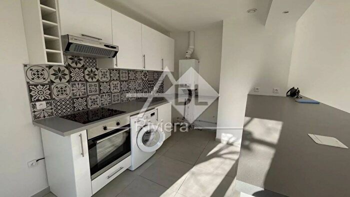 Maison à louer - Les Semboules, Antibes - 3 pièces - 2 chambres