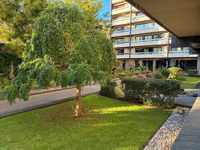 Appartement à louer - Paris e , Porte de Saint-Cloud, Auteuil-Sud - 1 pièce