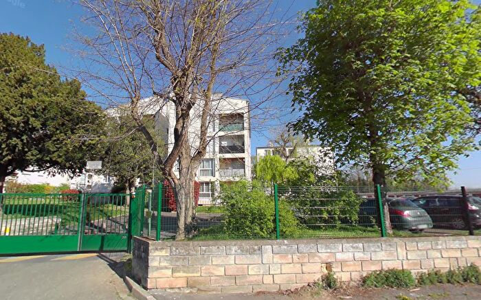 Appartement à louer - Mitry-Mory - 4 pièces - 3 chambres