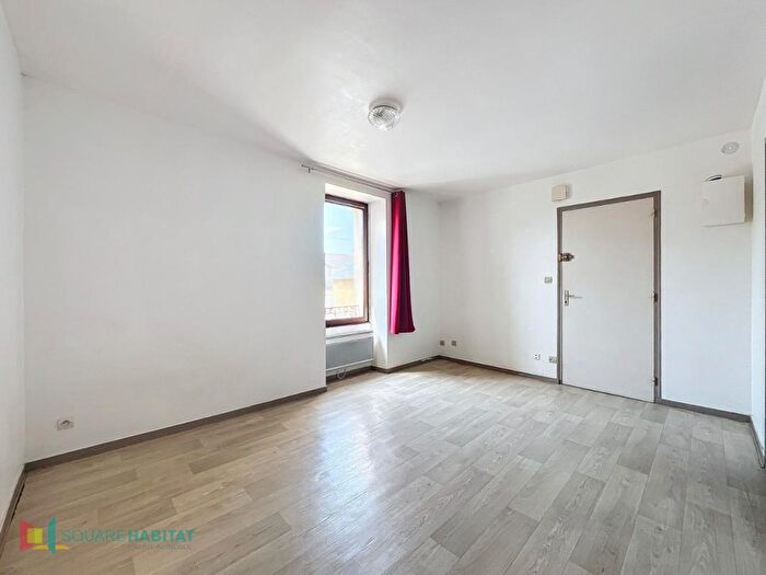 Appartement à louer - Quartiers Nord-Est, Jeanne dArc - 1 pièce