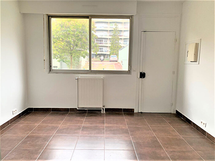 Courbevoie, Bécon : Appartement 1 pièce à vendre