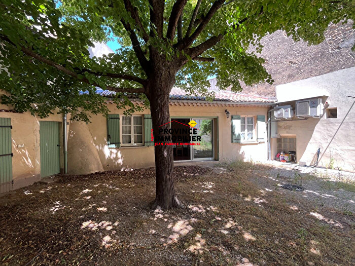 Suze-la-Rousse : Maison 3 pièces à vendre