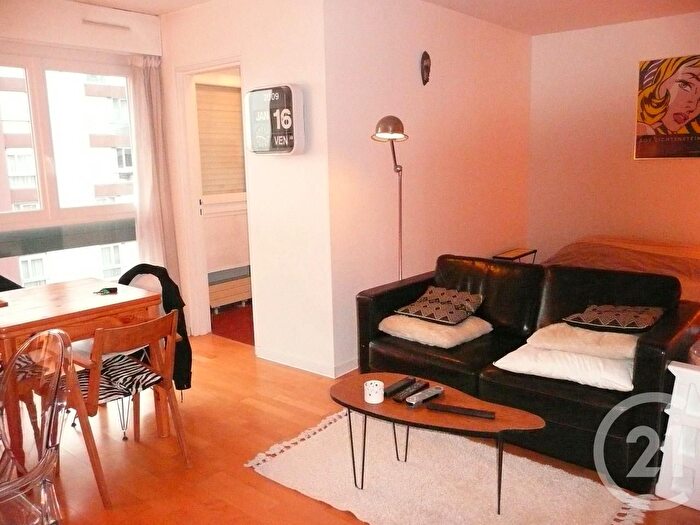 Élancourt, Le Berceau, Les Réaux, La Commanderie : Appartement 1 pièce à louer