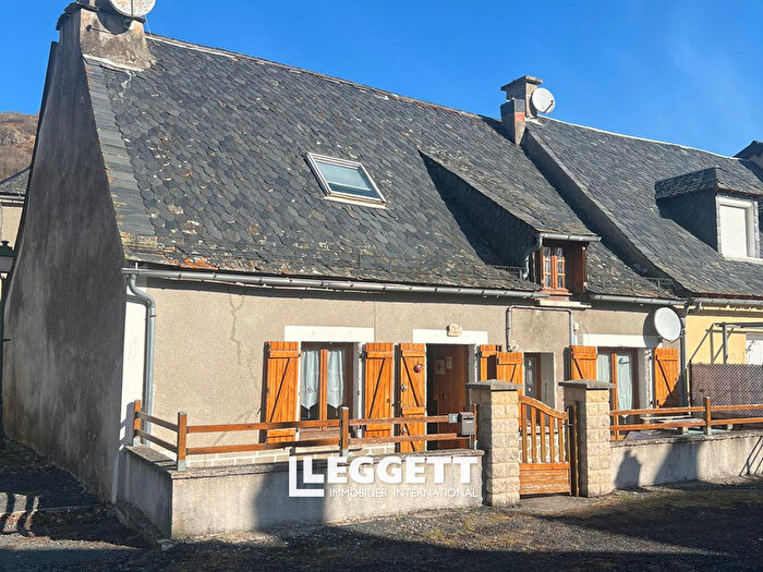 Maison à vendre - Saint-Bonnet-de-Condat - 5 pièces - 3 chambres