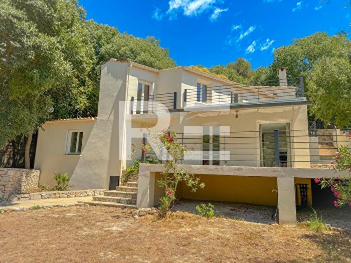 Maison à vendre - Nîmes, Tour Magne - 5 pièces - 3 chambres