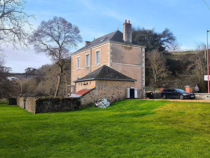 Maison à vendre - Juigné-sur-Sarthe - 6 pièces - 3 chambres