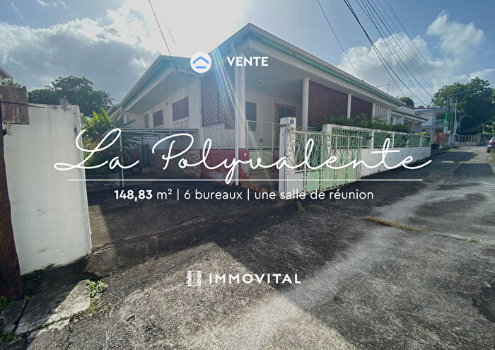 Maison à vendre - Basse-Terre - 6 pièces - 4 chambres