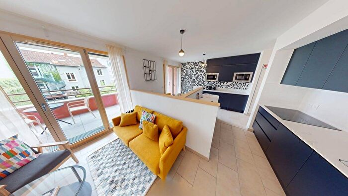 Appartement à louer - Girondins, Lyon ème arrondissement - 7 pièces - 6 chambres