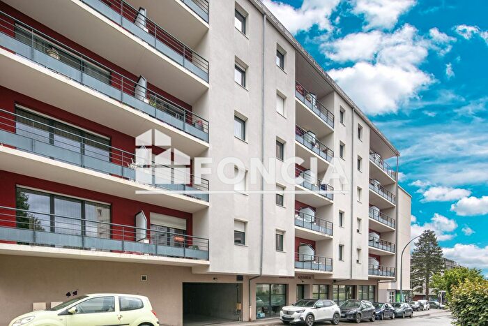 Appartement à vendre - Voiron, Centre-ville, Gare - 2 pièces - 1 chambre