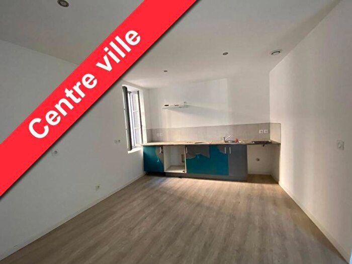Appartement à louer - Centre Ville, Saint-Maximin-la-Sainte-Baume - 3 pièces