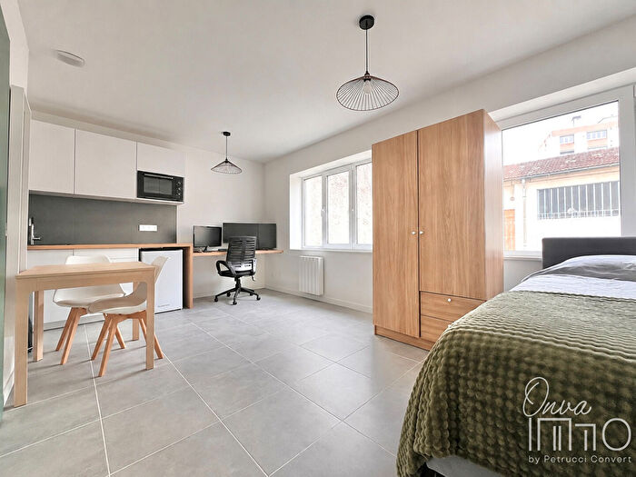 Bron, Eglise : Appartement 1 pièce à vendre