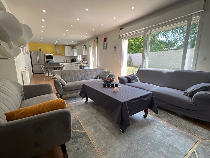 Maison 7 pièces à vendre à Luisant