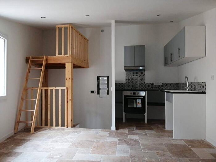 Appartement à louer - Barjols - 2 pièces - 1 chambre