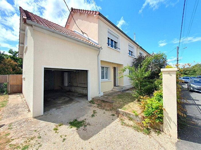 Maison 5 pièces à La Chapelle-Saint-Ursin, à vendre