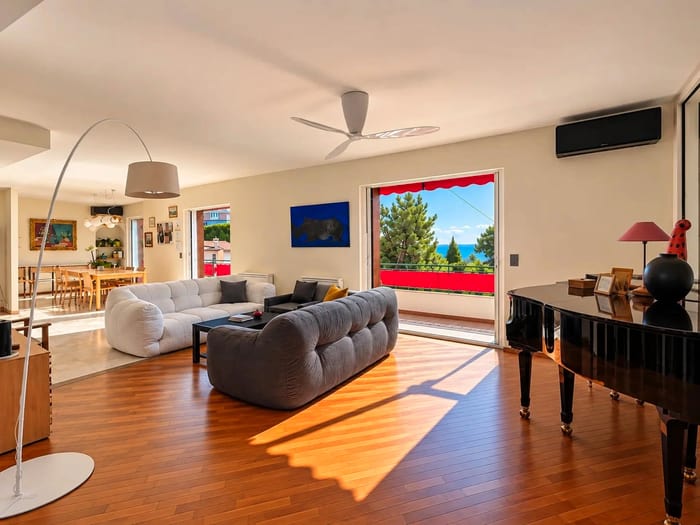 Villefranche-sur-Mer : Appartement 6 pièces à vendre