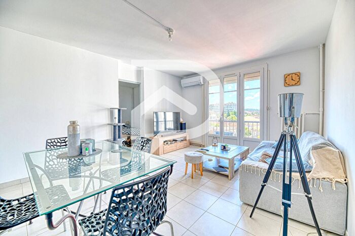 Appartement à louer - Alouette, Nîmes - 3 pièces - 2 chambres