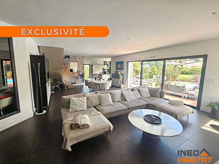 La Mézière : Maison 8 pièces à vendre