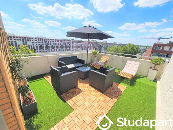 Appartement à louer - Cormiers-Hauts Batons-Champy-Butte Verte, Noisy-le-Grand - 1 pièce - 2 chambres