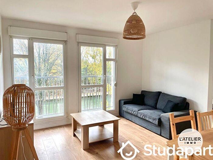 Appartement à louer - Barbâtre-Saint Remy-Verrerie, Reims - 4 pièces - 3 chambres