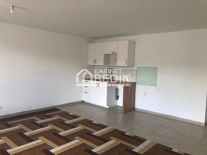 Appartement à louer - Villegouge - 2 pièces - 1 chambre