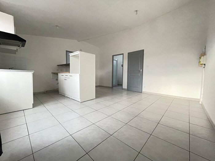 Appartement à louer - Pézenas - 3 pièces - 2 chambres