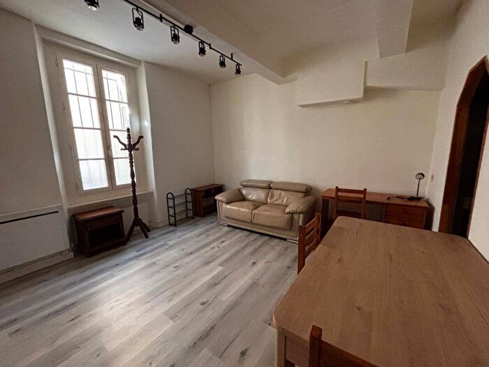 Centre Ville, Carcassonne : Appartement 2 pièces à louer