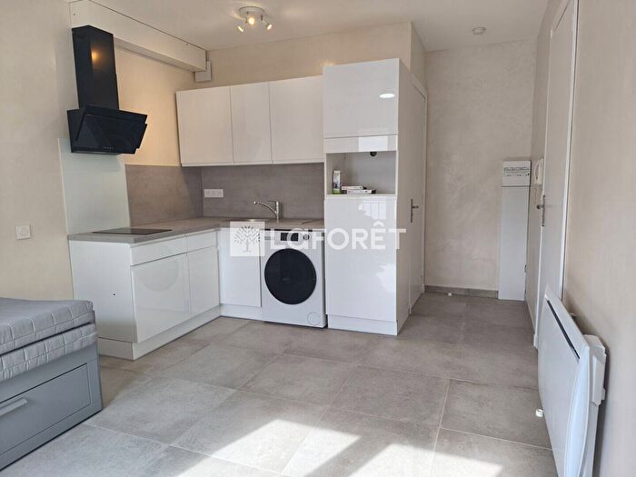 Appartement à louer - Centre Ville-Cavalerie-Hauture, Arles - 1 pièce