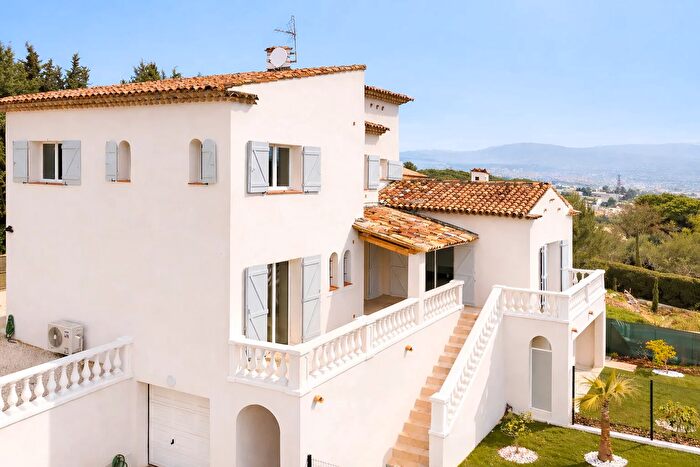 Maison à vendre - La Roquette-sur-Siagne - 6 pièces - 5 chambres